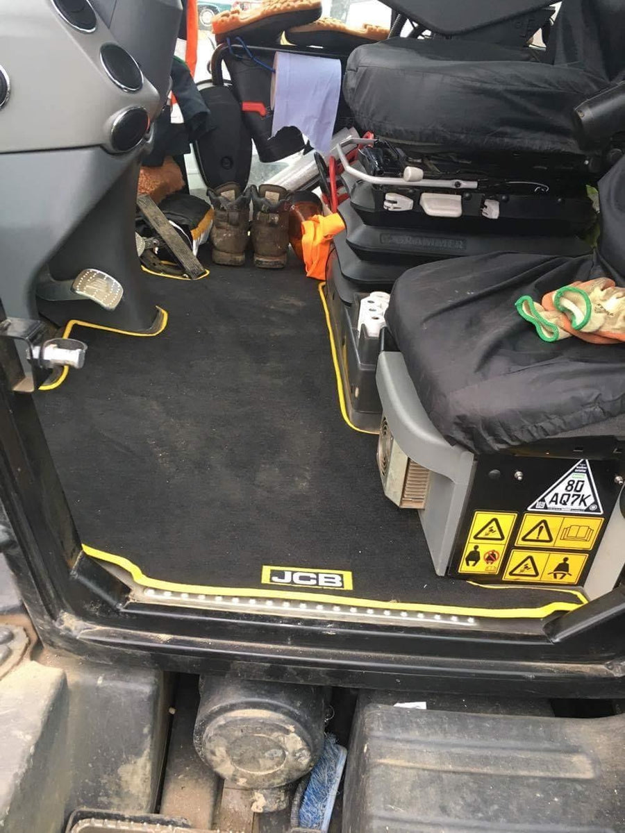 JCB 4220 carpet floor mat – Agri Accessories